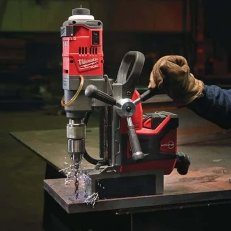 MILWAUKEE | Perceuse Magnétique 18V 5Ah | M18 FMDP-502C | 4933451012